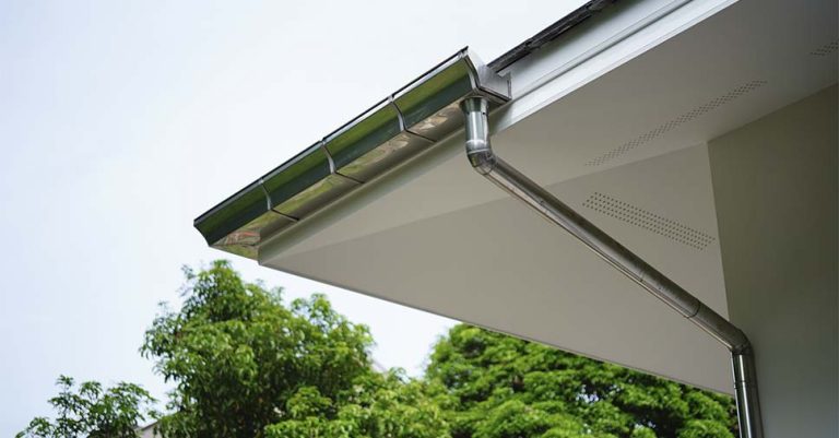 Por que instalar calhas fabricadas em alumínio? 4 vantagens!